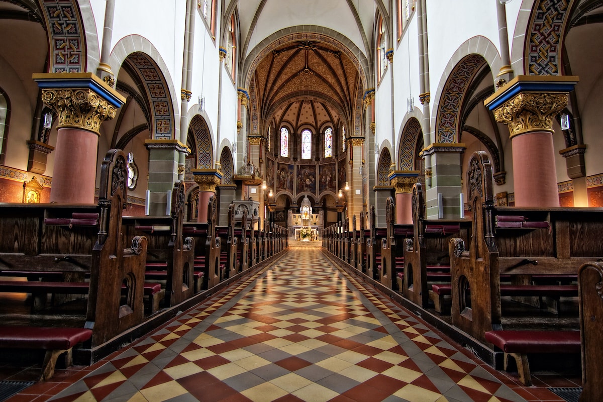 Kirchen entlang der Ahr | Kirchenschiff – Langhaus